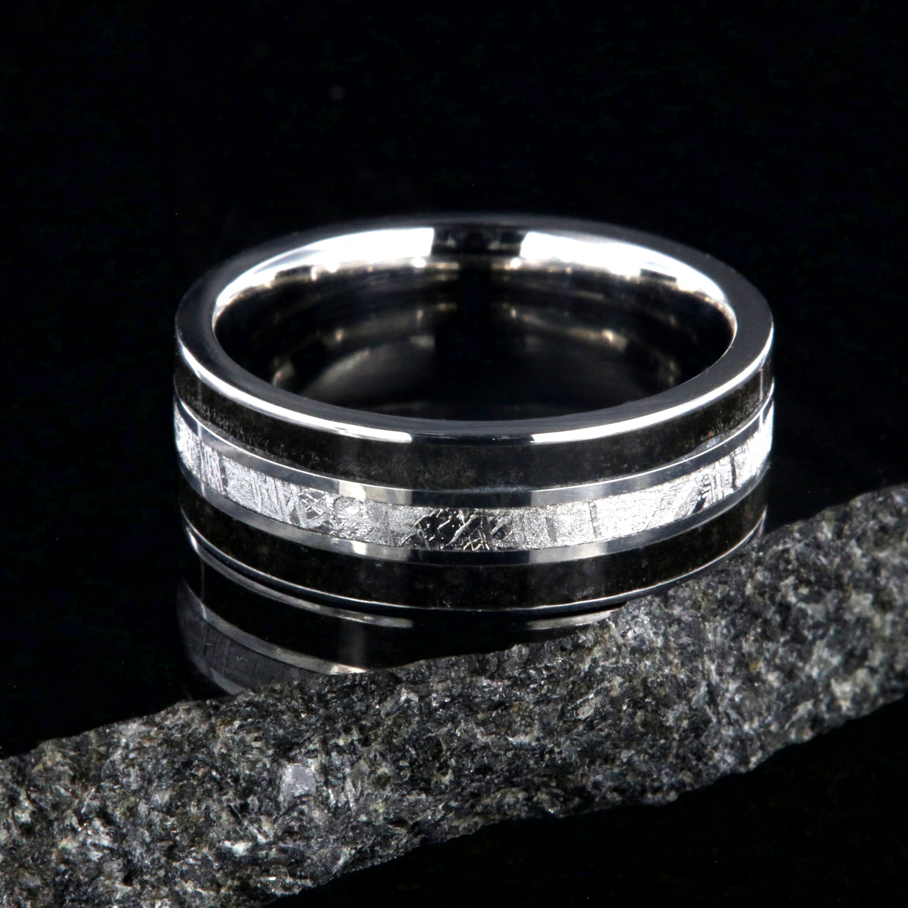 Matching Wedding Ring Set | Engagement Ring | The Couplet - Luxurien
